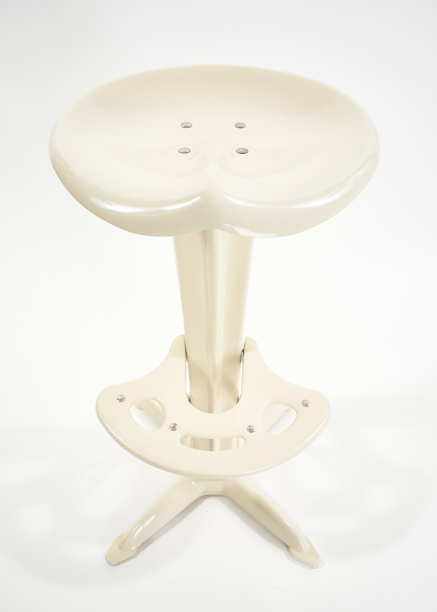 Beige LOTUS stool by Yasuaki Sasamoto for Dulton Co. Ltd. - Full Room