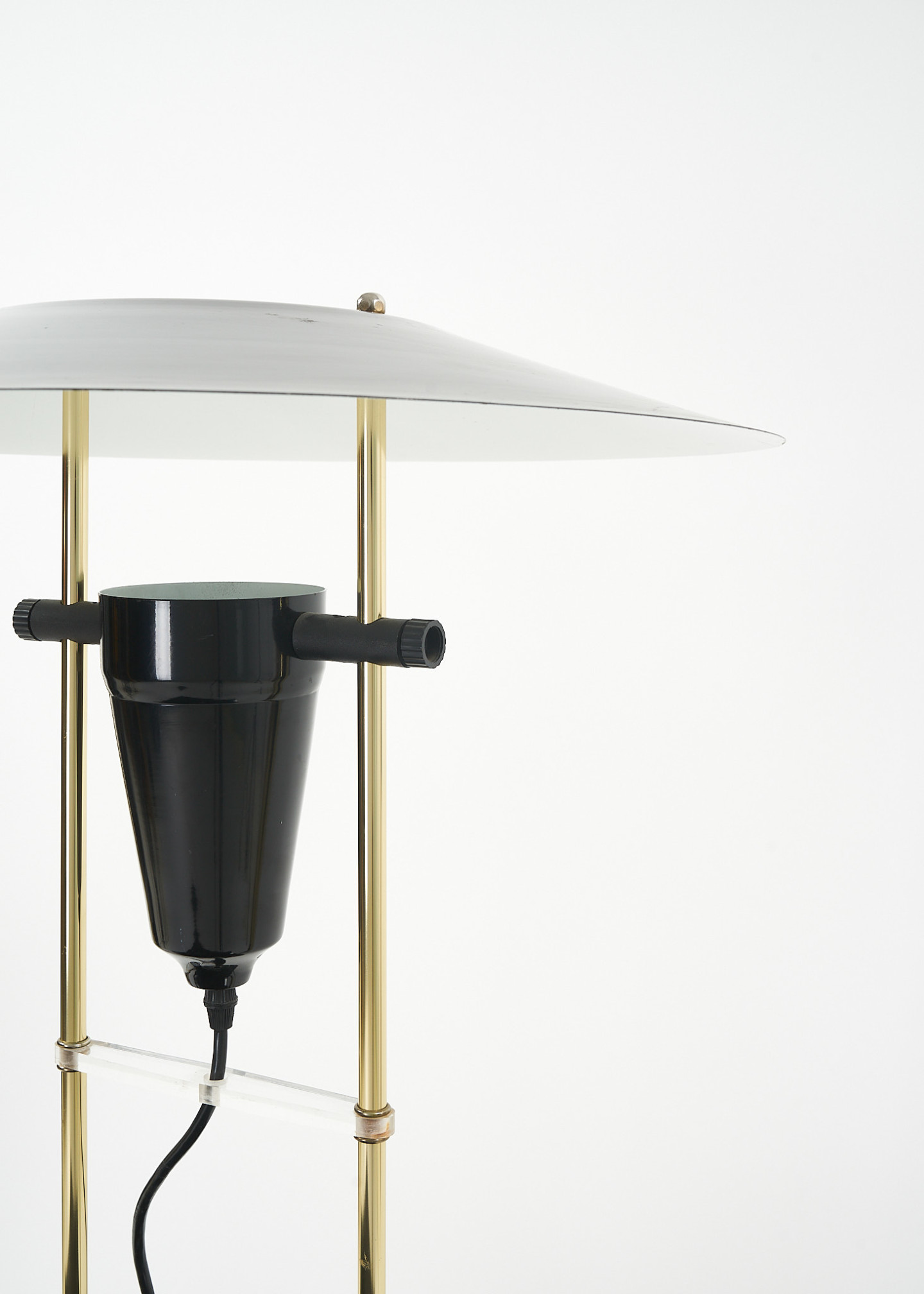 UPLIGHT table lamp - Full Room